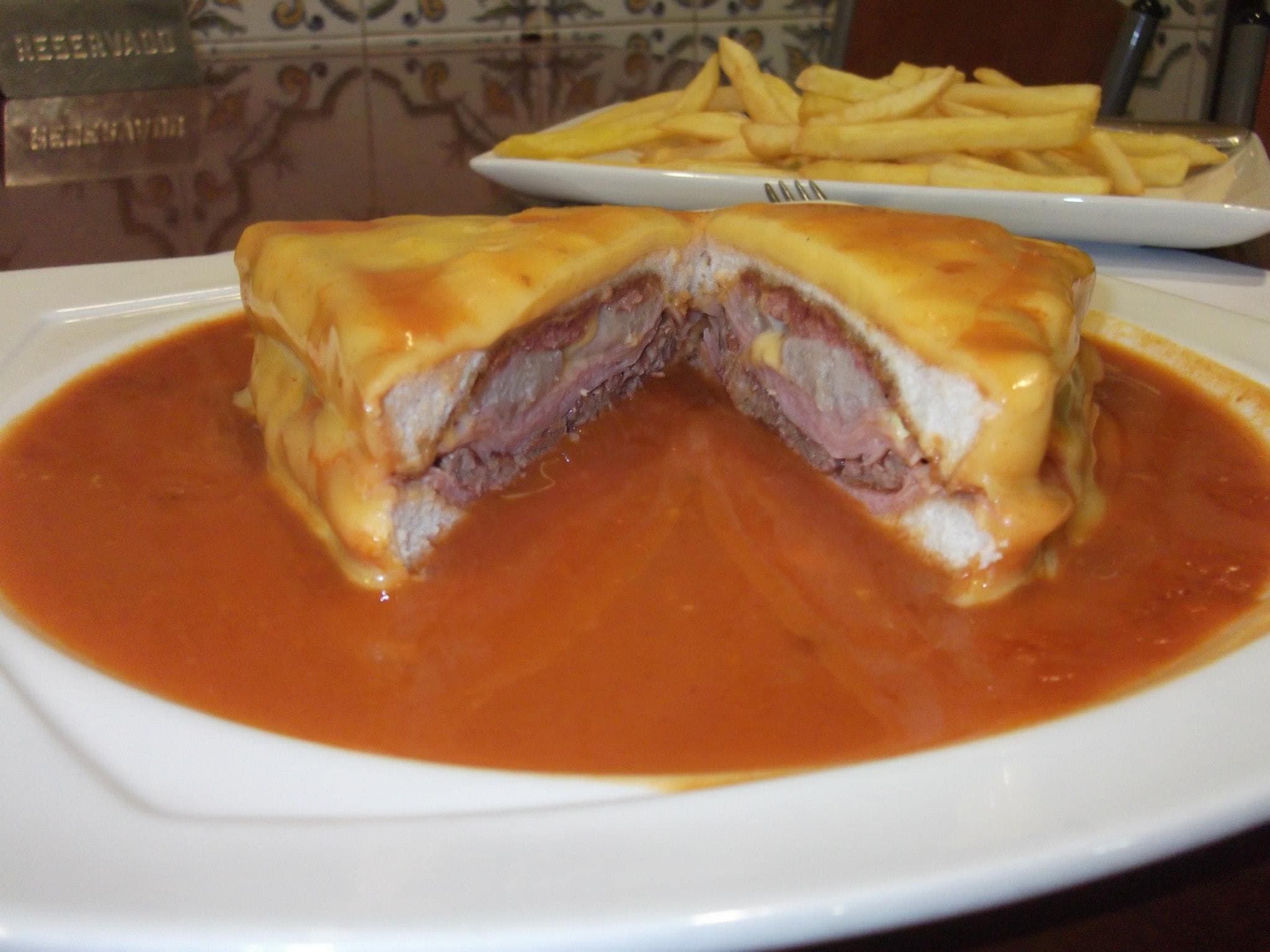 Top 10 melhores francesinhas no Porto - Restaurantes | Receita